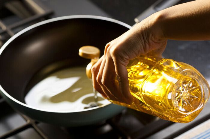 Pasti Nyesel Sudah Dibuang, Padahal Minyak Goreng yang Bau Tengik Bisa ...