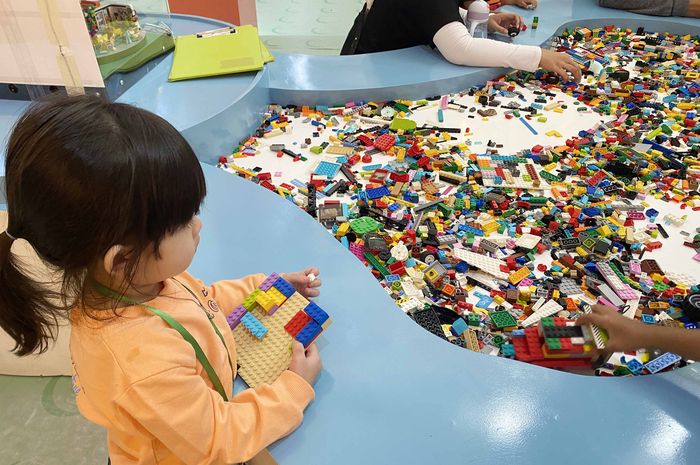 Karakter LEGO Siap Temani Libur Sekolah di Meet & Greet LEGO Character ...