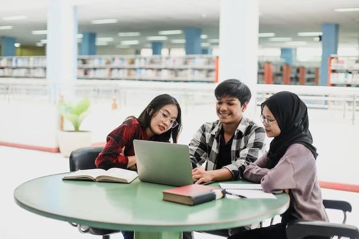 9 Jurusan Kuliah untuk Anak IPS Beserta Prospek Kerja Masa Depannya - Kids