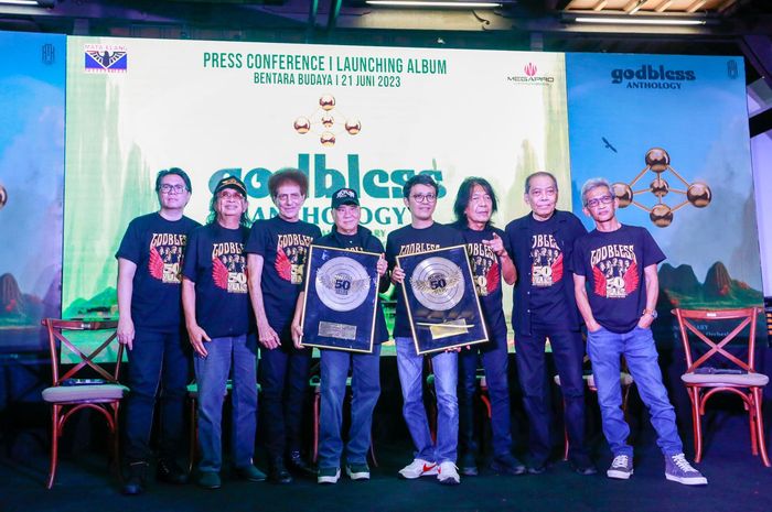 Rayakan 50 Tahun Berkarya, God Bless Luncurkan Album Anthology dengan ...