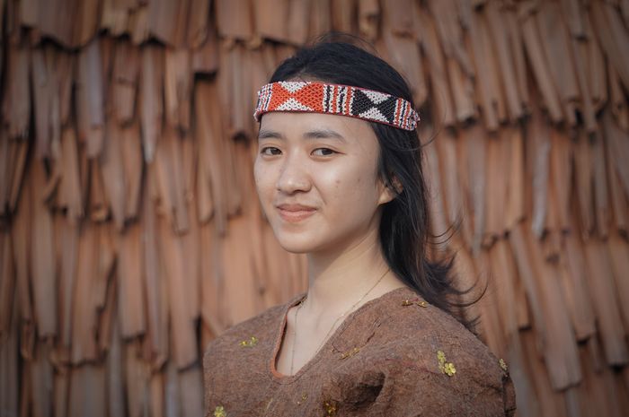 Pakaian Adat Kulawi Mataue yang Ramah Lingkungan dari Kulit Pohon ...