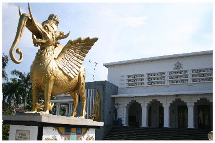 Kehidupan Ekonomi dan Sosial Budaya Kerajaan Kutai - Adjar