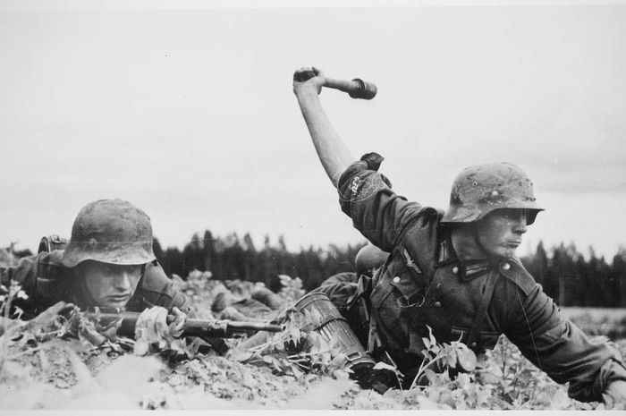 Strategi Konyol Sejarah Perang Dunia II: Mengkhianati Uni Soviet ...