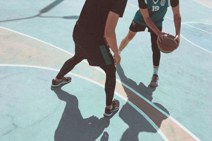 3 Teknik Melempar Bola dalam Permainan Bola Basket, Materi Kelas 6 SD ...