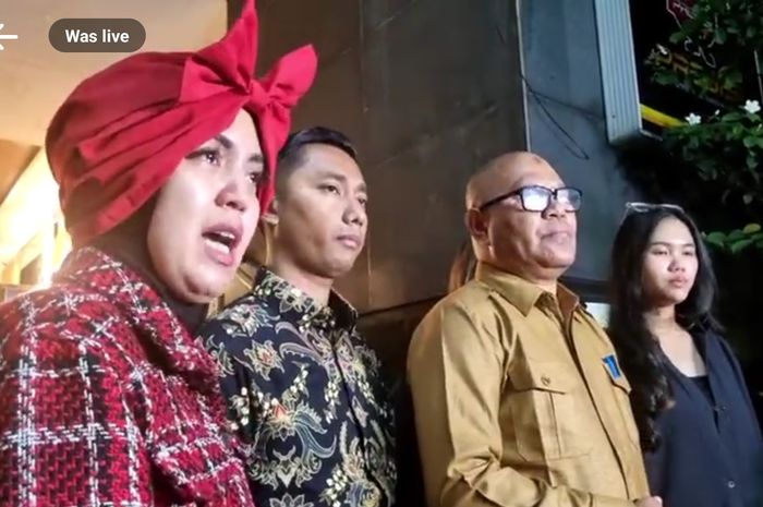 Menangis Pelapor Dugaan Penipuan Mario Teguh Diperiksa Polisi Selama 7 Jam