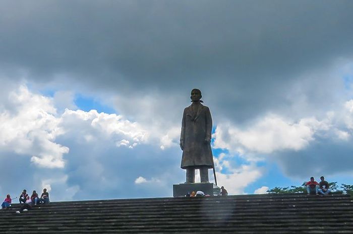 Inilah Patung yang Dibuat dengan Tujuan untuk Memperingati Peristiwa ...