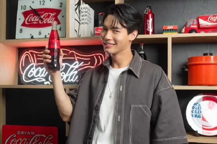 Umumkan Win Metawin Sebagai Brand Ambassador, Coca-Cola Perkenalkan 'A ...