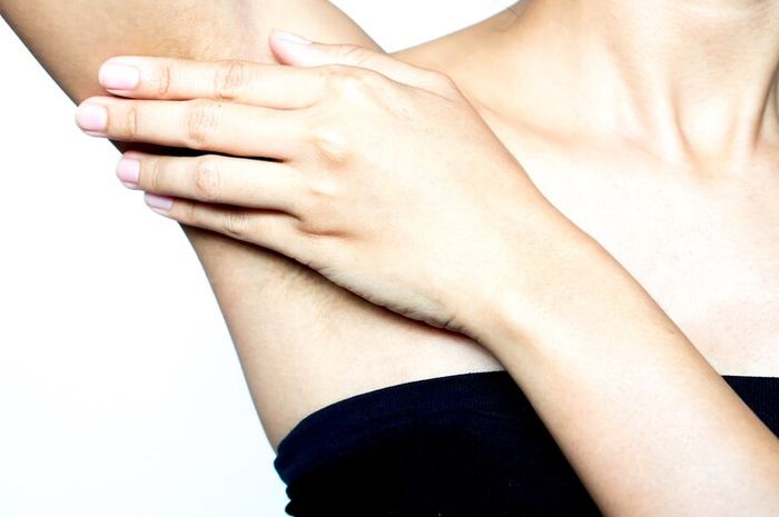 Infeksi Jamur di Ketiak, Simak Penyebab Serta Cara Mengatasinya! - Stylo