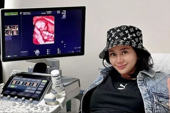 Butuh Duit Rp 2,4 Miliar, Denise Chariesta Tuntut Netizen Kirim Donasi ... Butuh Duit Rp 2,4 Miliar, Denise Chariesta Tuntut Netizen Kirim Donasi ...