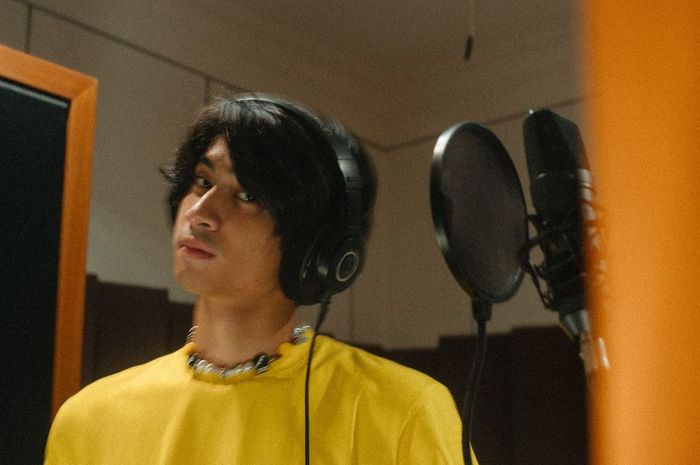 Rilis Lagu Baru, Devano Danendra Sematkan Nama Mantan di Lirik Surat Hati