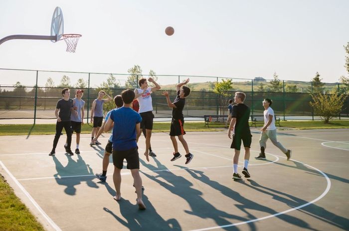 Apa Saja Teknik Dasar yang Digunakan dalam Permainan Basket? Materi ...