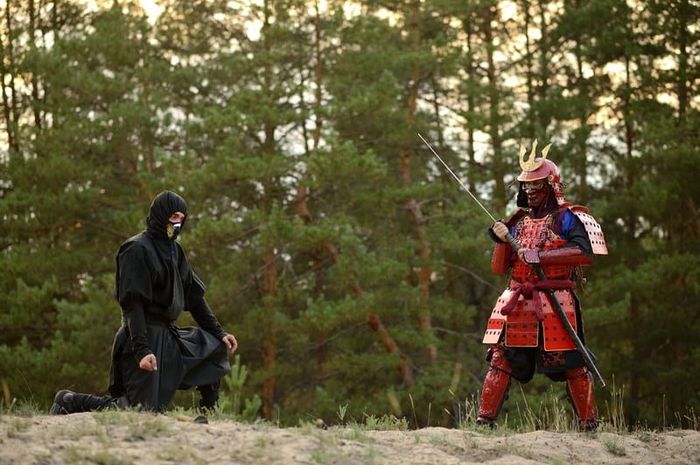 Sejarah Kekaisaran Jepang: Apakah Samurai dan Ninja Saling Bermusuhan ...