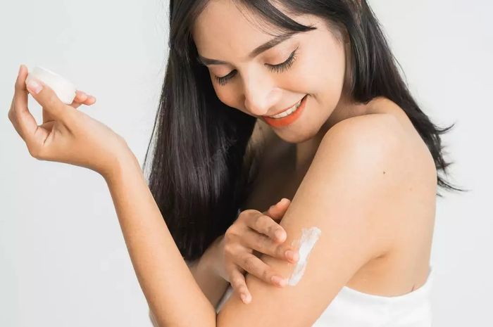 Rekomendasi Hand Body yang Ampuh Memutihkan Kulit, Aman Cepat Putih! - Stylo