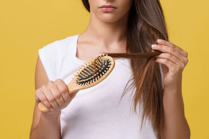 Rambut Rontok Parah di Usia 30-an, Coba 5 Tips Perawatan Rambut Ini ...