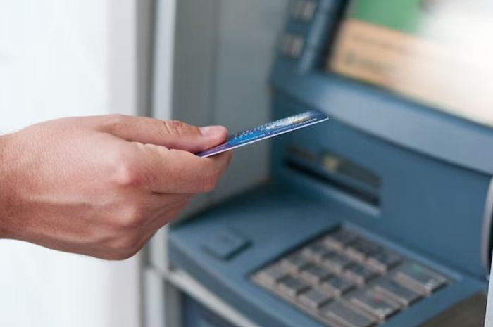 Biaya Ganti Kartu ATM BCA yang Rusak atau Hilang, Moms Bisa Gunakan Layanan CS Digital - Nakita