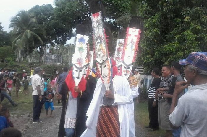Tradisi Coka Iba, Wujud Kecintaan Masyarakat Halmahera Tengah Terhadap ...