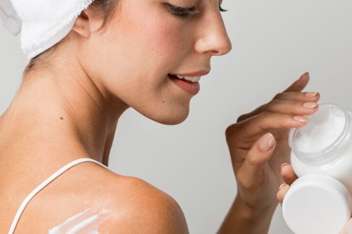 5 Rekomendasi Handbody untuk Kulit Kering dan Kusam, Jadi Lebih Putih ...