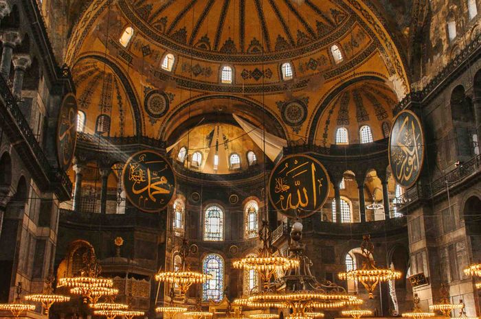 Preferensi Hagia Sophia dan Seni Arsitektur Kekaisaran Bizantium ...