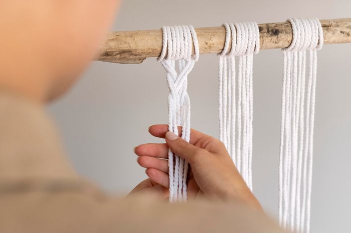 Apa yang Dimaksud Kerajinan Tangan Simpul Makrame? Ini Penjelasannya - Kids