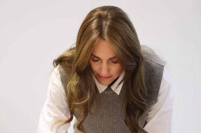 Ide Tampil Rapi Menawan, Intip OOTD Kate Middleton Bernuansa Abu-abu ...