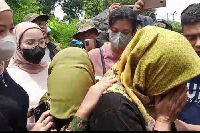 Pilu, Keluarga Tuti Menangis Histeris Saat Polisi Lakukan Olah TKP Ulang: Yosep Keterlaluan ...