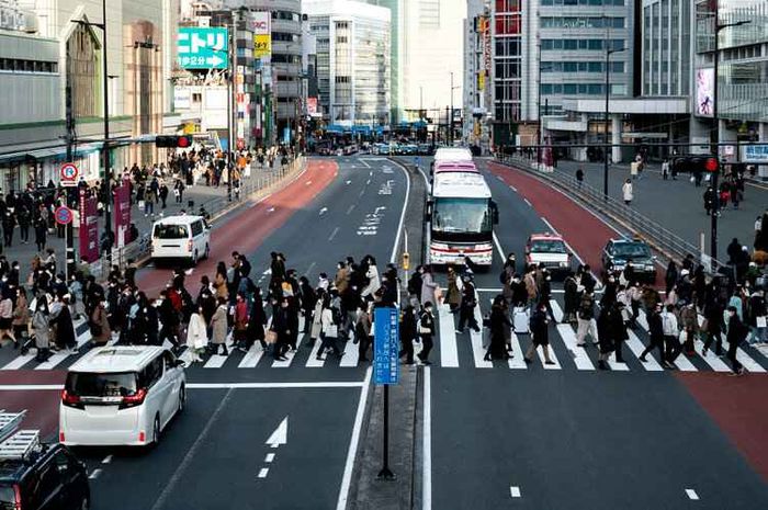 Kenapa Orang Jepang Jarang Naik Motor? - Adjar Kenapa Orang Jepang Jarang Naik Motor? - Adjar