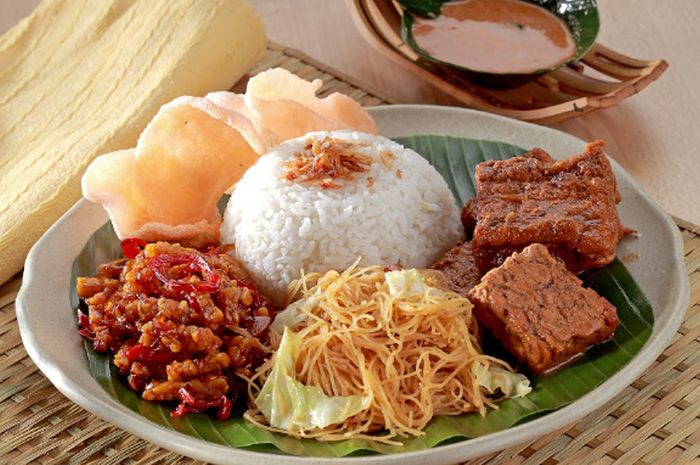Pecinta Nasi Uduk Wajib Merapat! Ini Dia 5 Nasi Uduk Terenak Di Jakarta ... Pecinta Nasi Uduk Wajib Merapat! Ini Dia 5 Nasi Uduk Terenak Di Jakarta ...