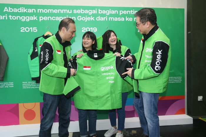 Gojek Rilis Jaket Model Terbaru untuk Mitra Driver, Begini Tampilannya ...
