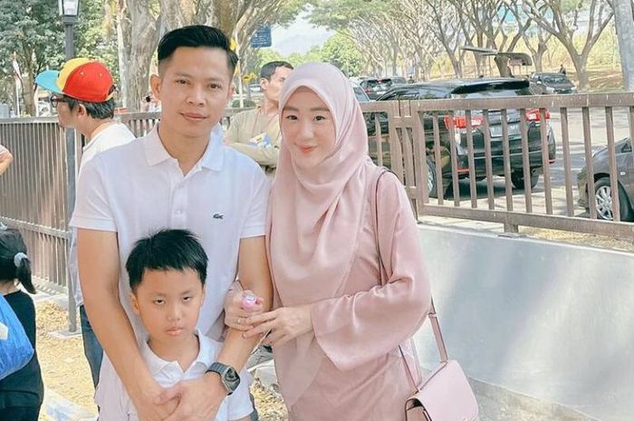 Elus Manja Perut Buncit Hingga Mual-Mual, Larissa Chou Beri Isyarat ...