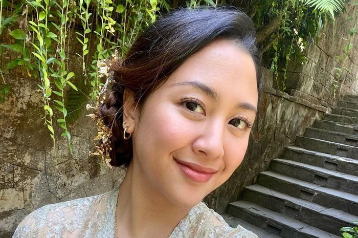 Sherina Munaf Healing ke Bali! Pamer Foto Berkebaya Bali yang Banjir ...