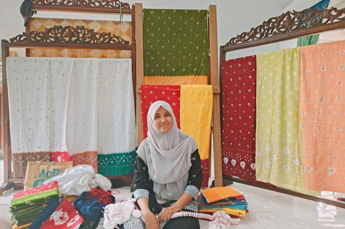 Keindahan Motif Batik Jumputan UKM Kampung Batik Kauman Solo yang ...