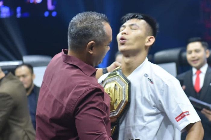 Ronald Siahaan Juara Baru Kelas Ringan One Pride MMA 74, Prestasi untuk ...