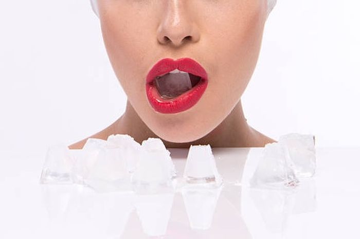 Masih Ada yang Doyan Gigit Es Batu? Keluarga Harus Siap-siap dan Ikhlas ...