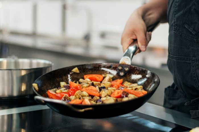 Banyak yang Keliru, Begini Urutan Menumis Bumbu Masakan Buat Pemula ...