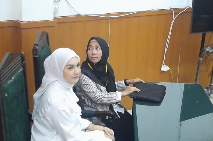 Selain Ingin Cerai, Irish Bella Juga Gugat Hak Asuh Anak Selain Ingin Cerai, Irish Bella Juga Gugat Hak Asuh Anak