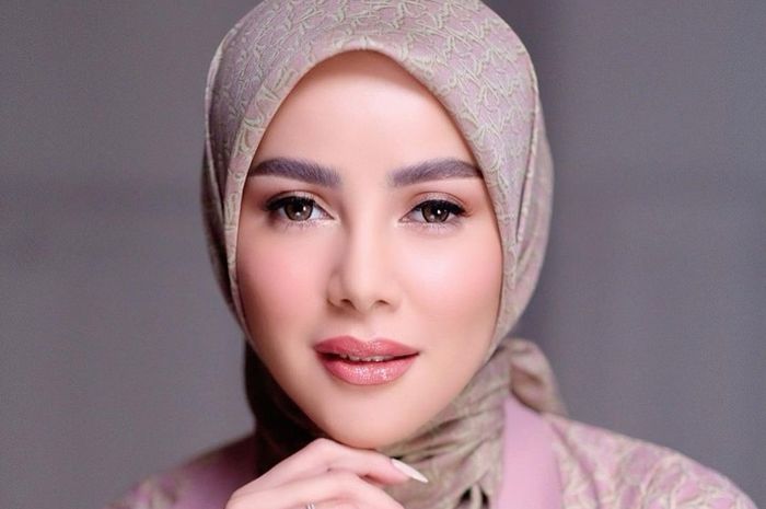 Hermes Baru Olla Ramlan Bikin Salfok Netizen, Intip Gaya Simpel Namun ... Hermes Baru Olla Ramlan Bikin Salfok Netizen, Intip Gaya Simpel Namun ...