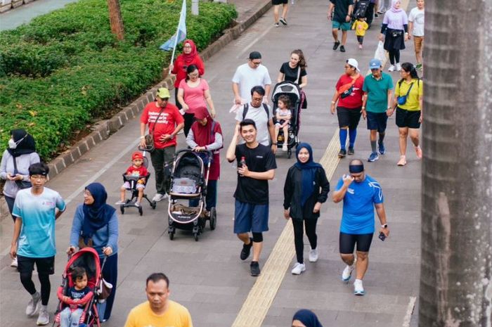 Jalan Kaki di Pagi Hari Bersama, Kebiasaan Baik yang Menciptakan ...