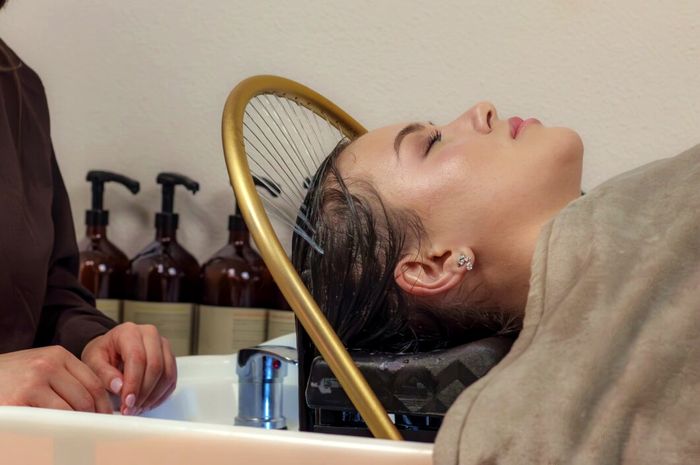 Tren Rambut 2024, Japanese Head Spa Mulai Rp 100 Ribuan di Jabodetabek ...