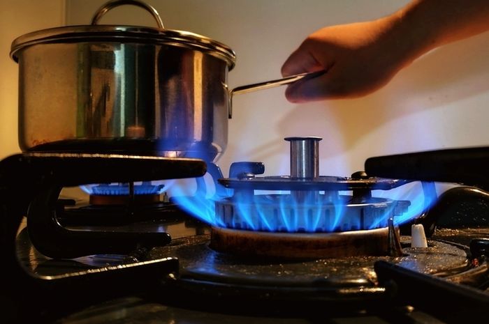 Cara Mudah Mengatasi Api Kompor Gas yang Menyala Kecil, Bisa Dilakukan ...