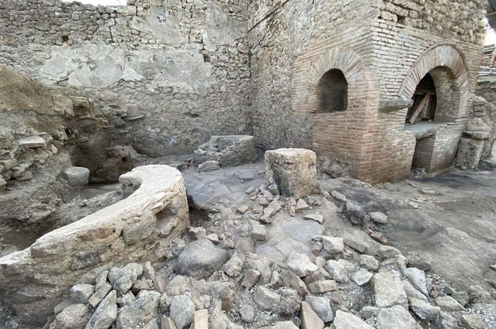 Sejarah Dunia: Kisah Pilu Budak yang Terjebak Letusan Gunung Vesuvius ...