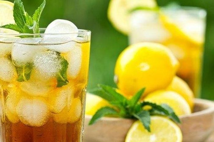 Segarnya Tak Ada Obat! Semudah Ini Membuat Es Lemon Tea Ala Kafe ...