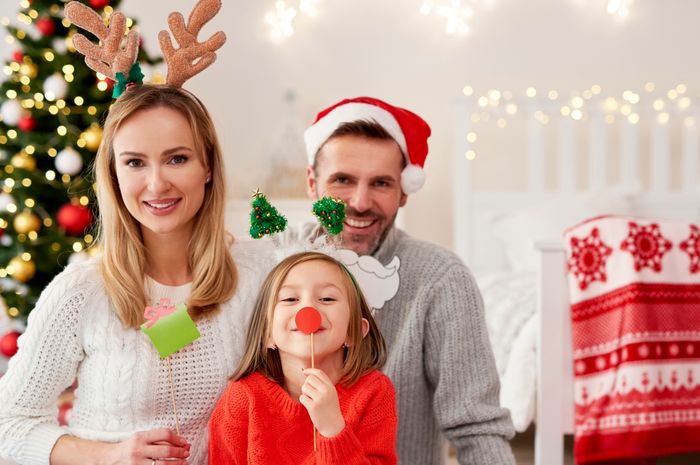 5 Hari Lagi! Ini 7 Cara Seru untuk Merayakan Natal Bersama Keluarga di Rumah - Semua Halaman ...