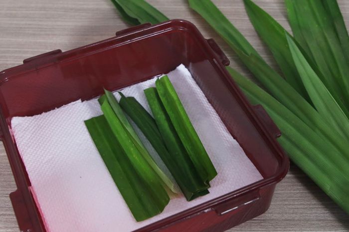 Cara Ampuh Menyimpan Daun Pandan Agar Bisa Awet Sampai Berbulan-Bulan ... Cara Ampuh Menyimpan Daun Pandan Agar Bisa Awet Sampai Berbulan-Bulan ...