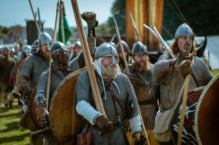 10 Fakta Menarik Kepercayaan Orang Viking, dari Asgard Hingga Nifheim ...