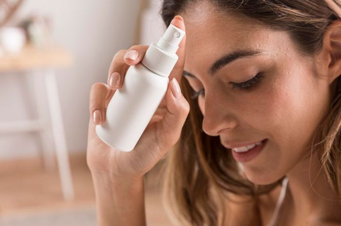 4 Pilihan Sunscreen Spray dengan SPF 50, Praktis Tinggal Semprot! - Stylo