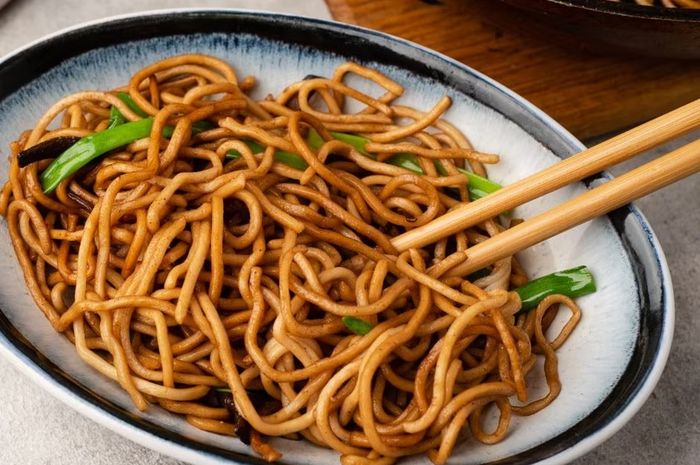 Cara Mencuci Sumpit agar Bebas Bakteri, Akhirnya Menyantap Mi Panjang ...