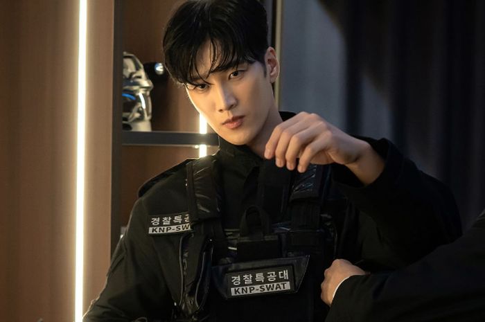 Spoiler Ahn Bo Hyun di Drama Korea Flex x Cop Bikin Ingat Descendant of the Sun - CewekBanget