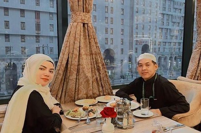 Resmi Pacaran dengan Ko Apex, Dinar Candy Ogah Dituding Cuma Terima ...