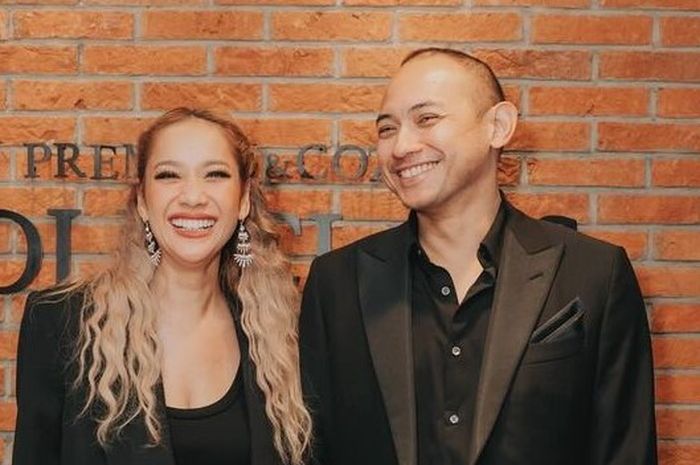 Full Support dari Suami, Bunga Citra Lestari Tampil Kompak Bareng Tiko di Gala Premier Film ...