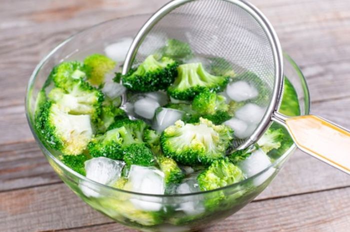 Mengenal Blanching, Teknik Memasak Cepat yang Bisa Digunakan untuk ...
